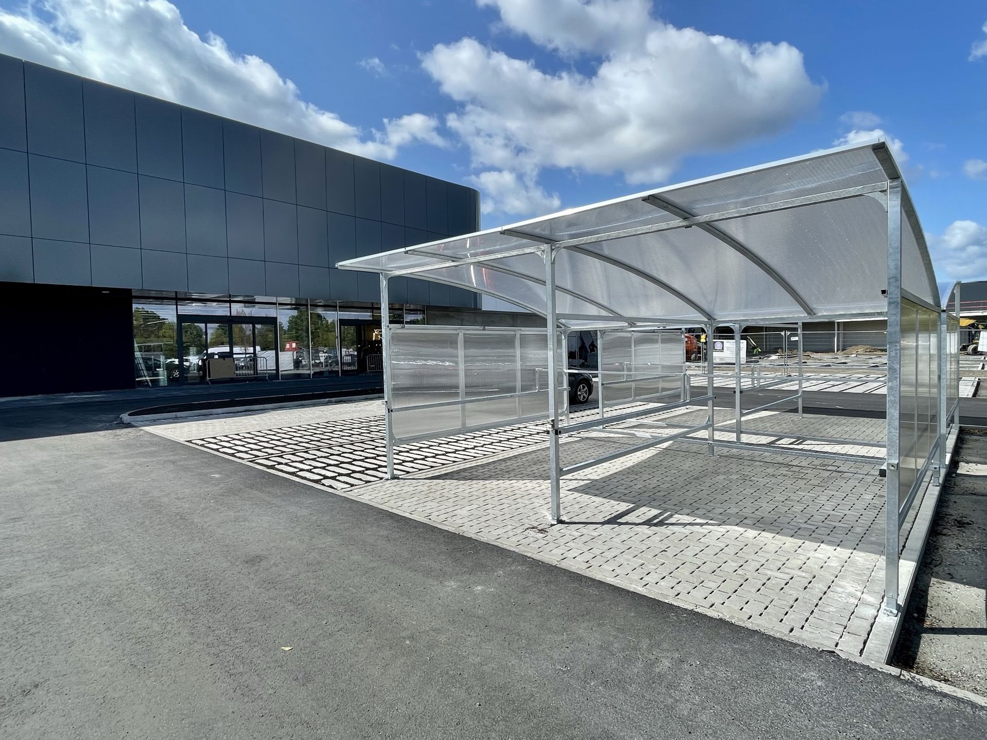 Solar-powered bicycle shelters – sustainable mobility solutions | EasyRack